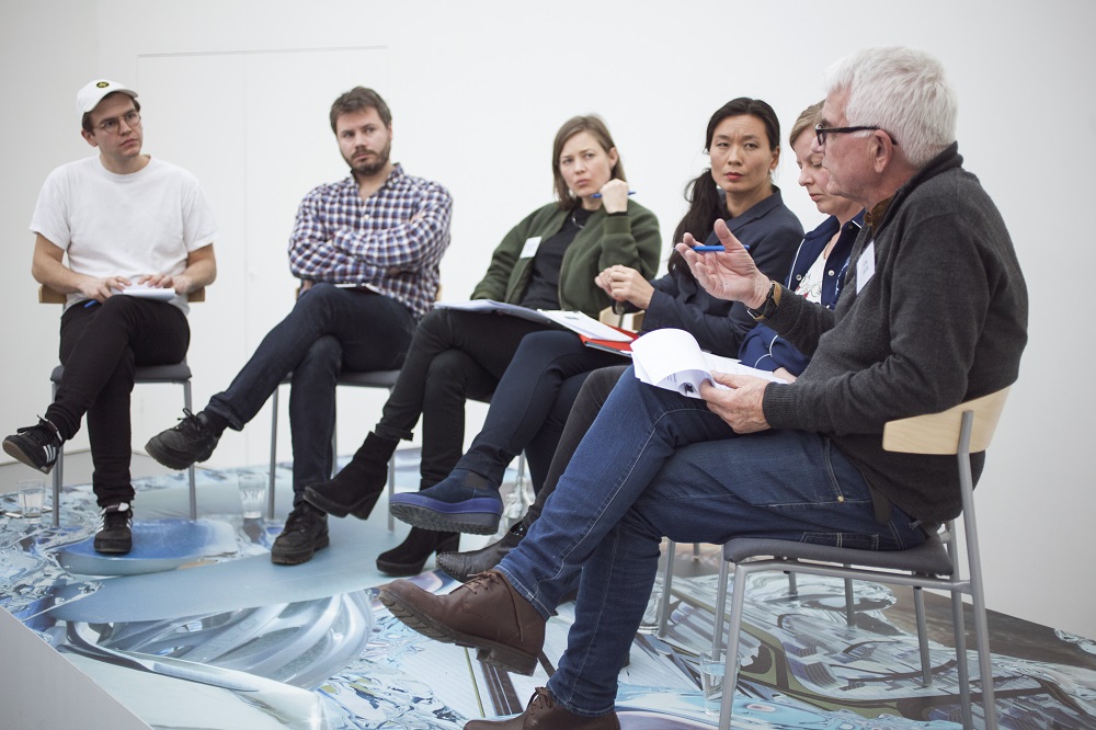 Kunstnernes nye kamp - Kunstkritikk