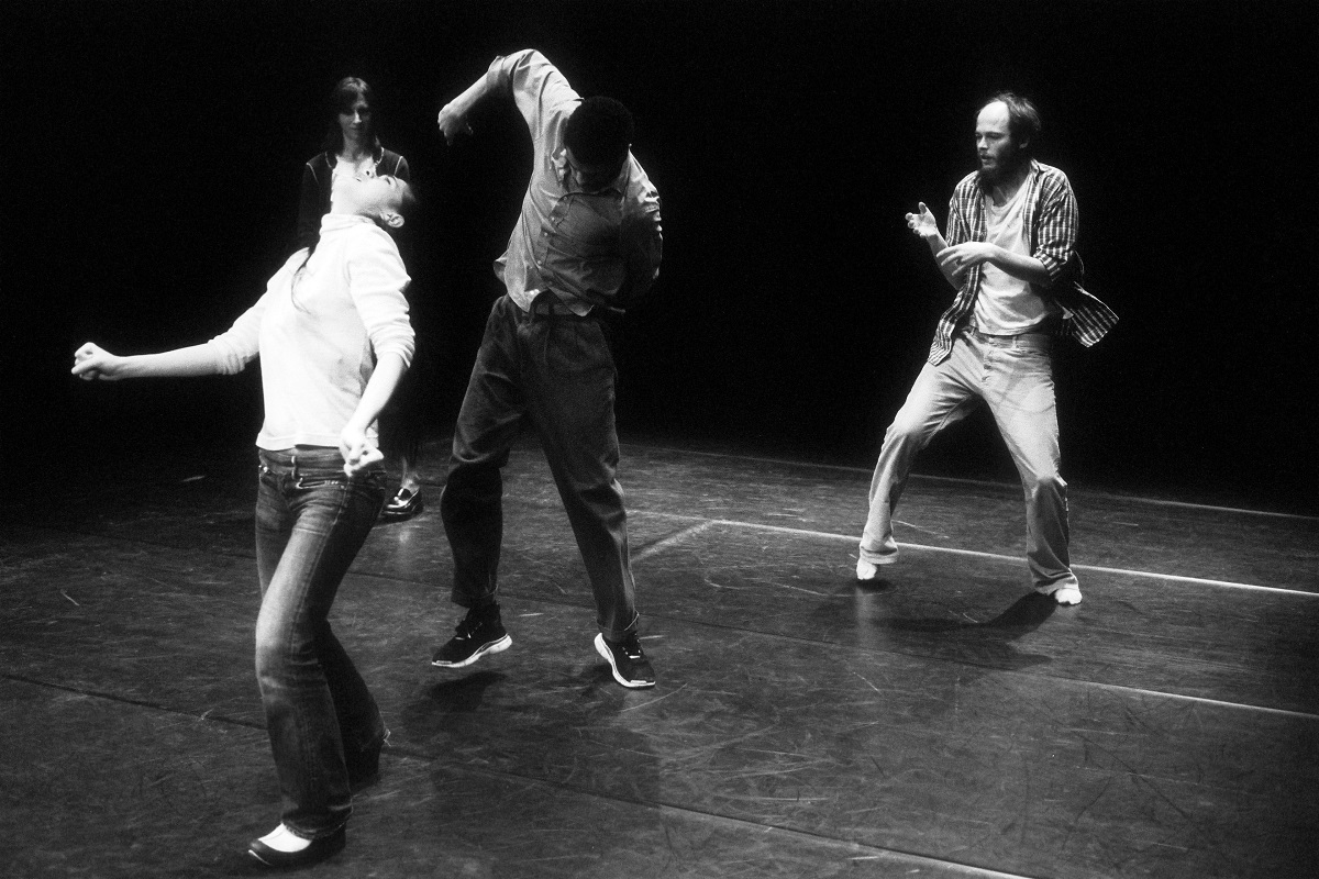 Dance Of The Praying Mantis Kunstkritikk