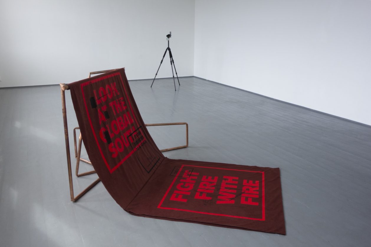 Kunst som bryr seg - Kunstkritikk