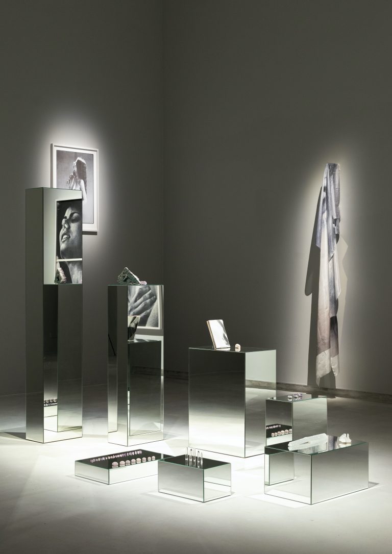 Förtrollande bilder - Kunstkritikk