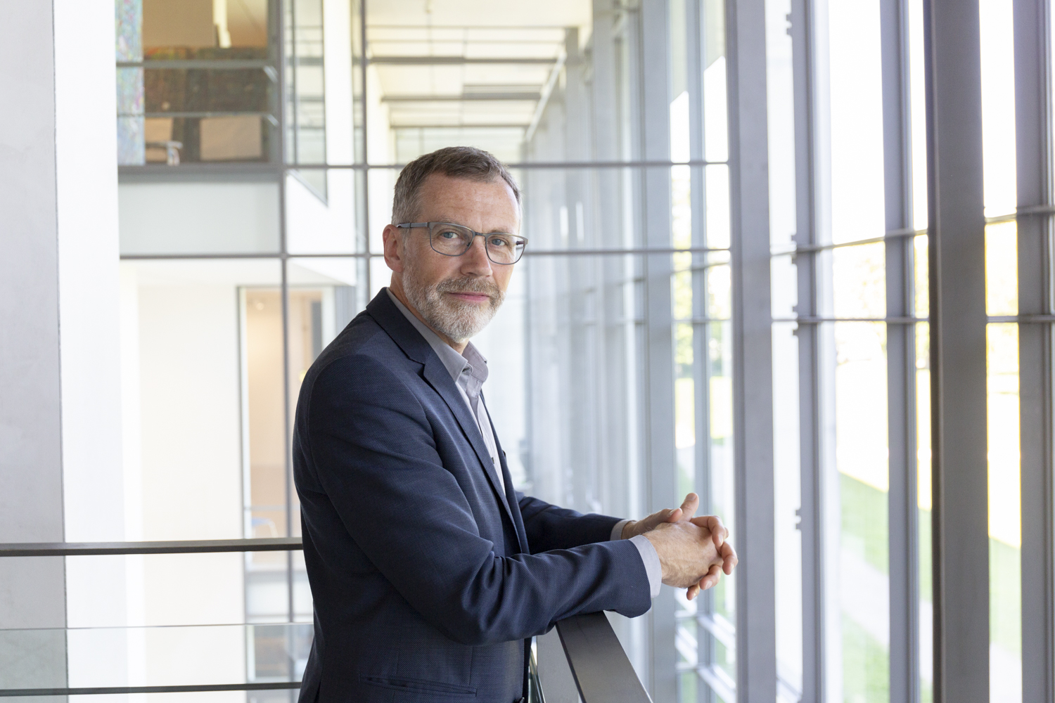 Money Problems - Kunstkritikk