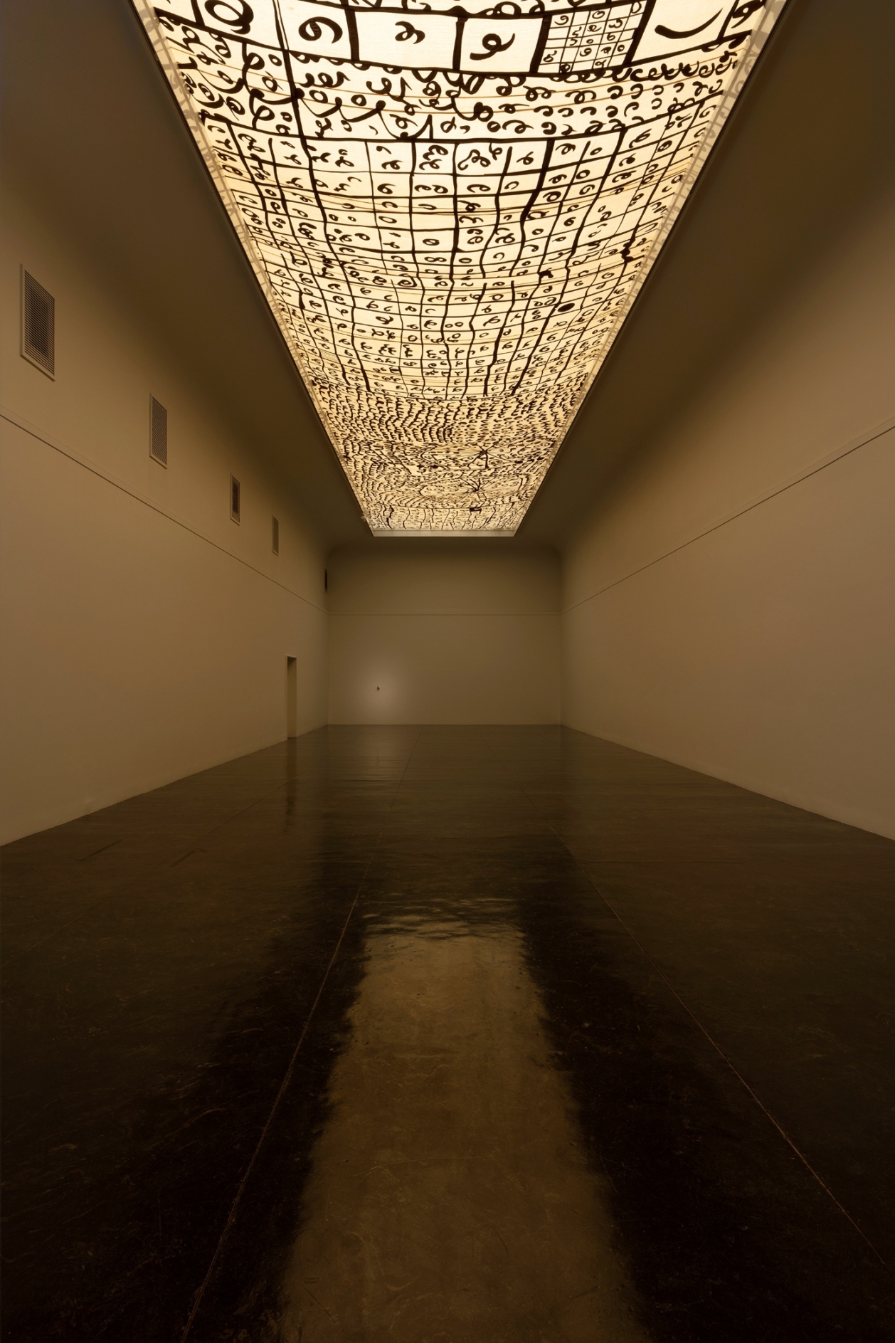 Difficult Souvenirs - Kunstkritikk