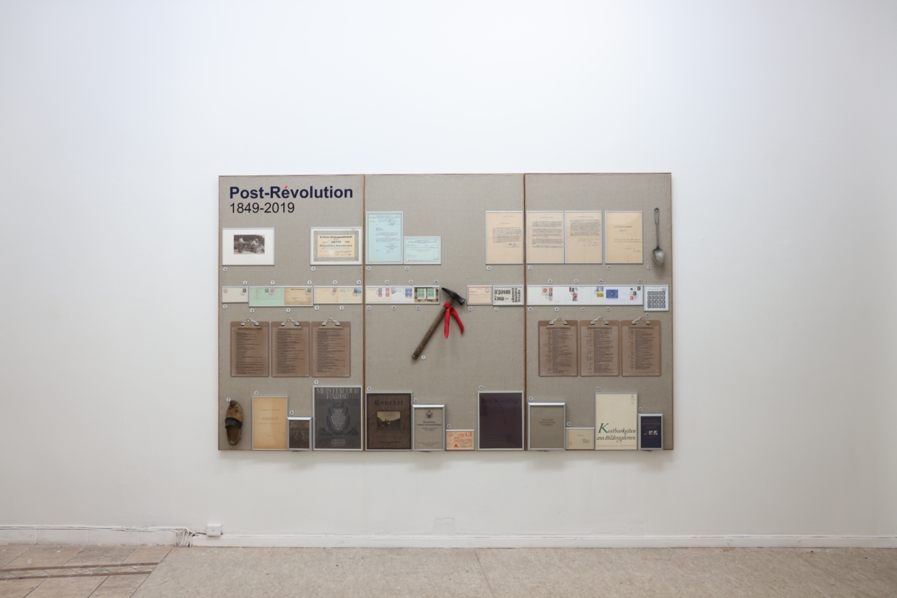 Gi meg en bok - Kunstkritikk