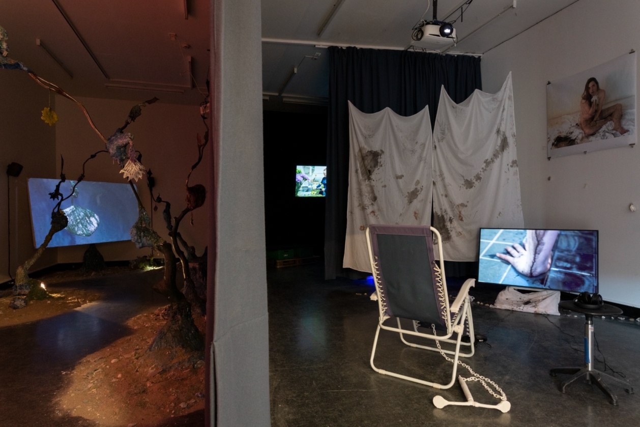 Sci-fi glamour - Kunstkritikk