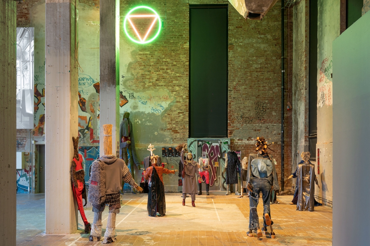 Luxury, Calm, and Queer Voluptuousness - Kunstkritikk