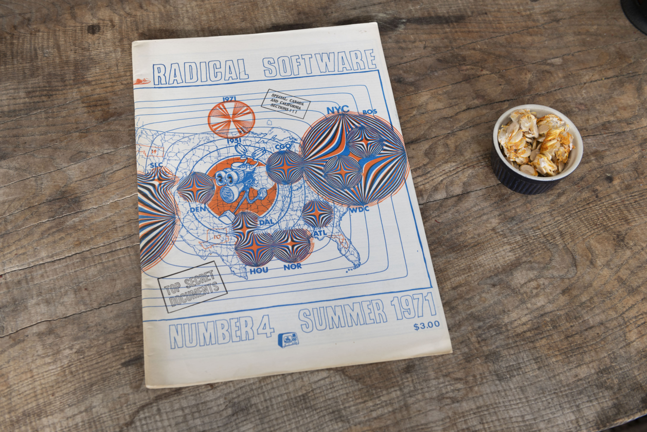 Lager utstilling med kybernetiker Warren Brodey - Kunstkritikk