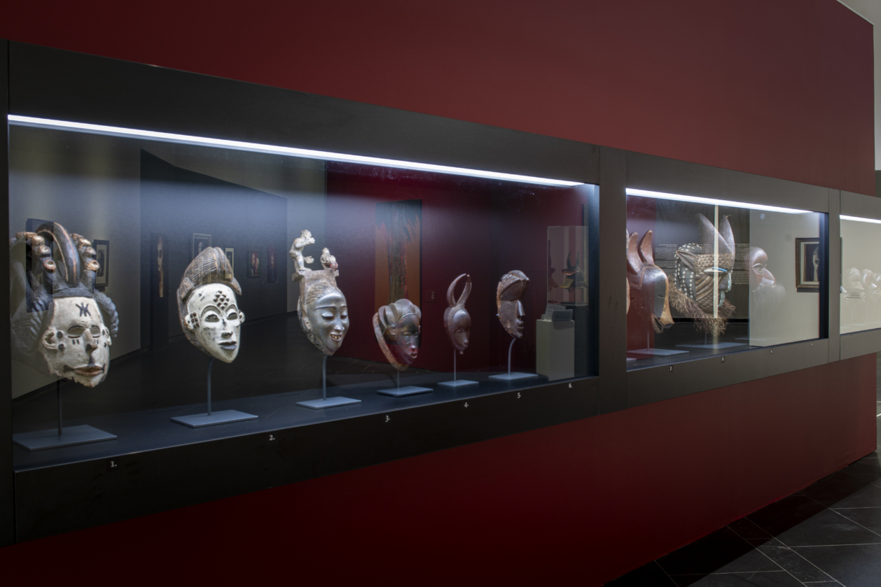 From Canon to Covid - Kunstkritikk